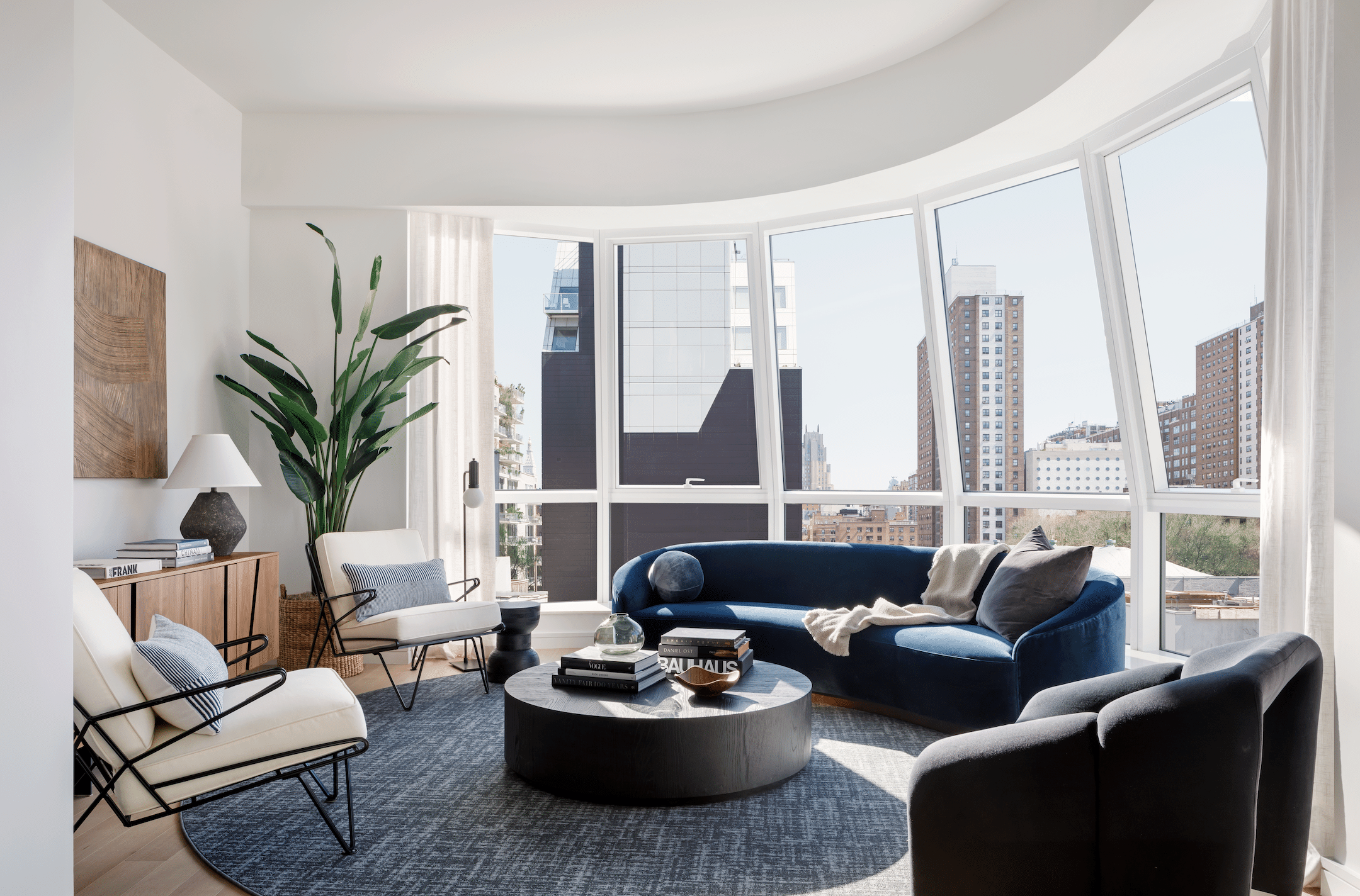 Lantern House, 916 | The LX Collection