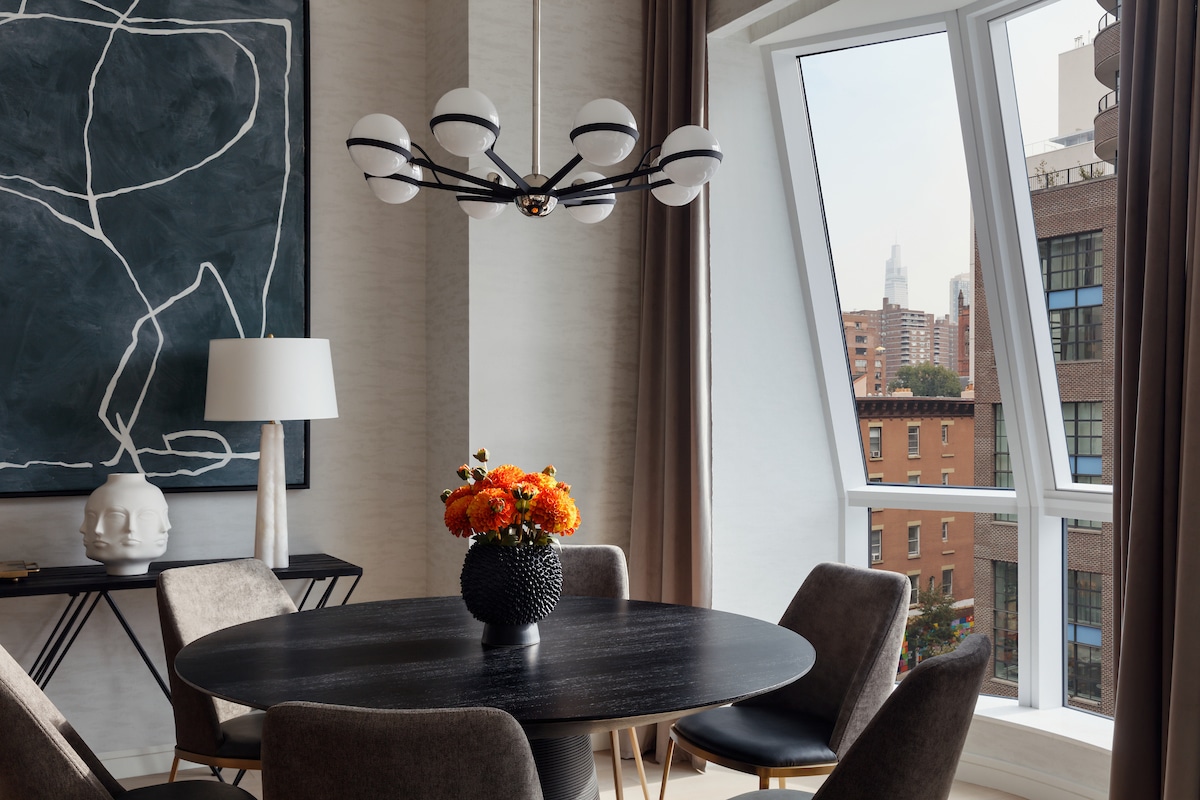 Lantern House, 1405 | The LX Collection